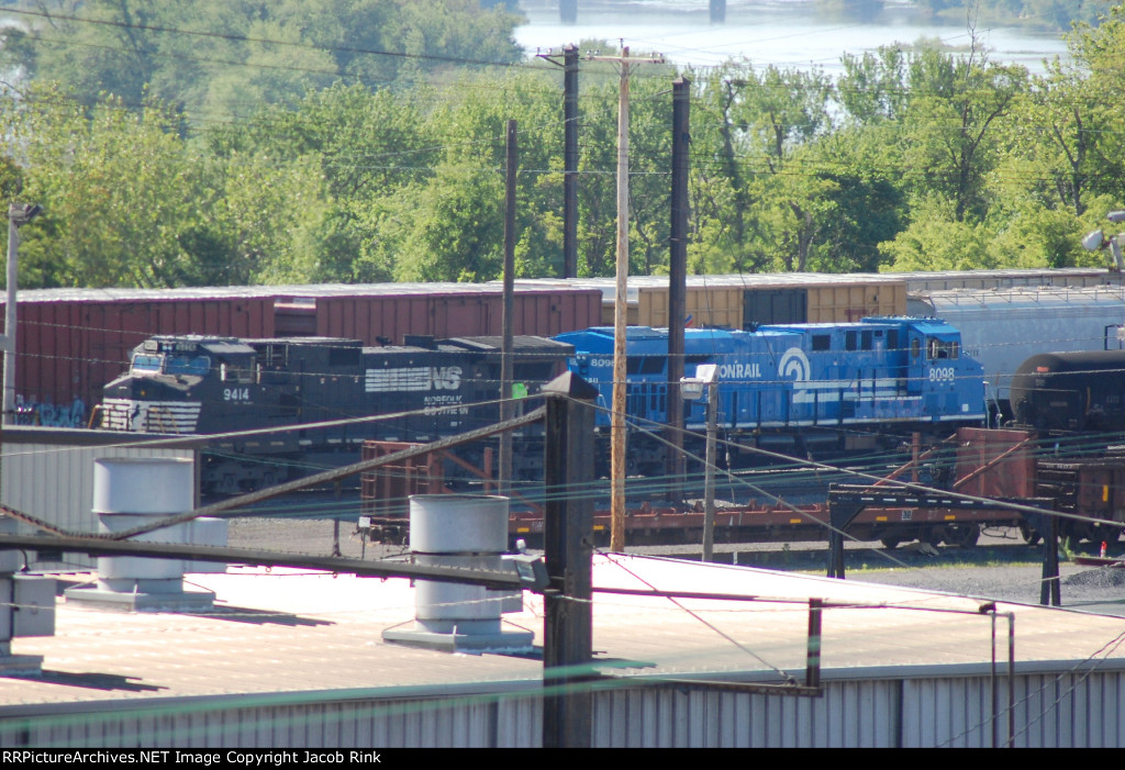 Conrail Heritage In Enola Yard